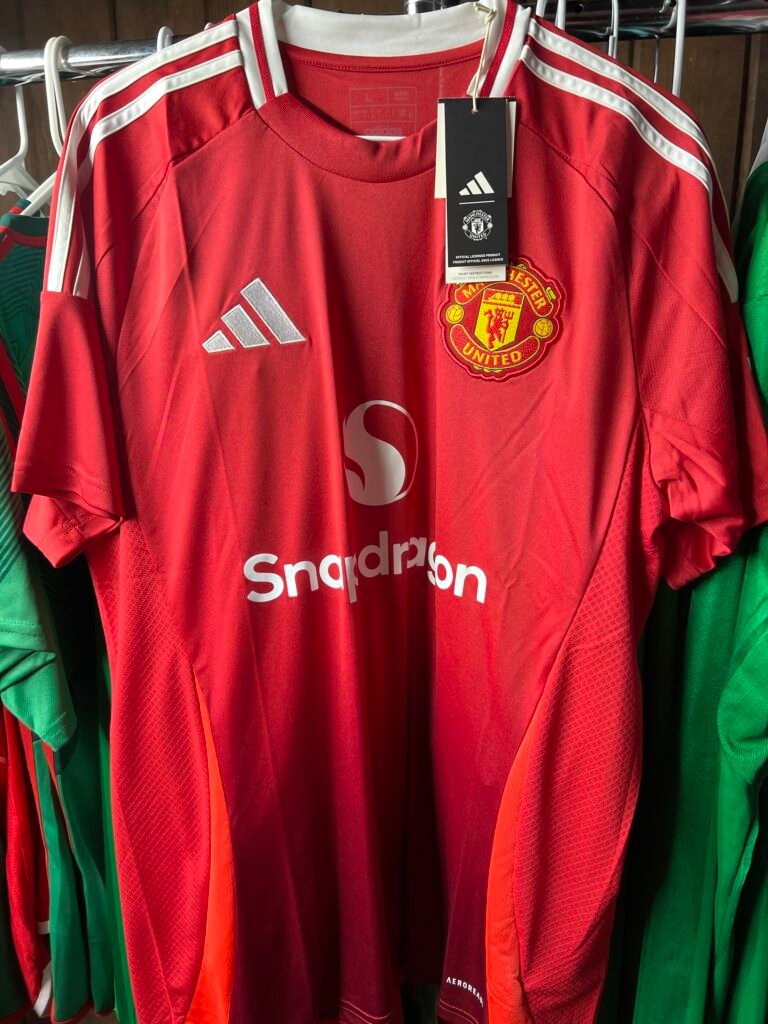 New with tags Manchester United 24/25 Home Jersey Large. - JRSYS